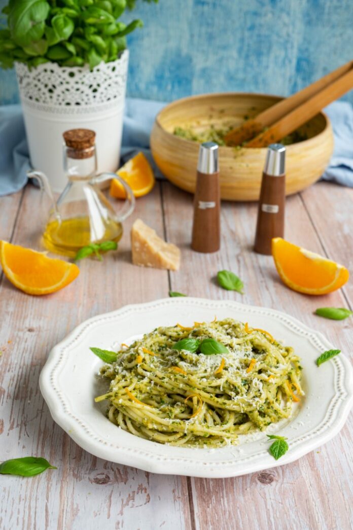 Paste cu portocale si pesto - Din secretele bucătăriei chinezești