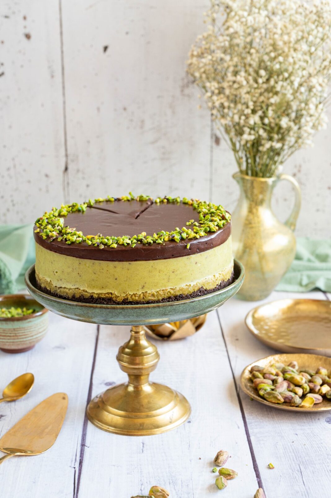 Cheesecake Dubai cu fistic si ciocolata - Din secretele bucătăriei ...